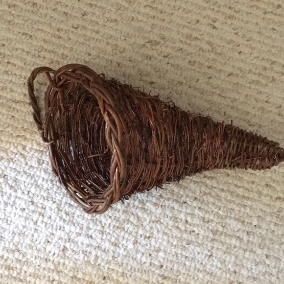 Accents | Vintage Wicker Cornucopia Horn Basket Footed | Poshmark